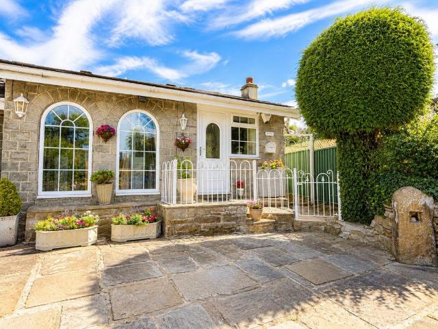2 bedroom bungalow for sale