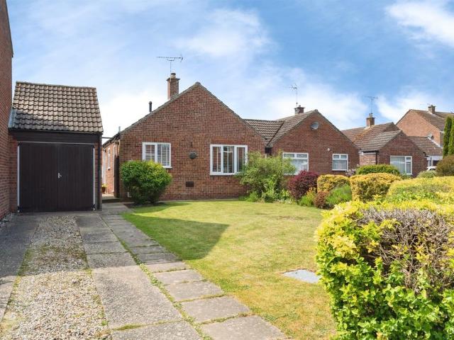 2 bedroom bungalow for sale