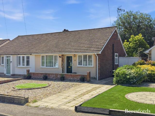 2 bedroom bungalow for sale