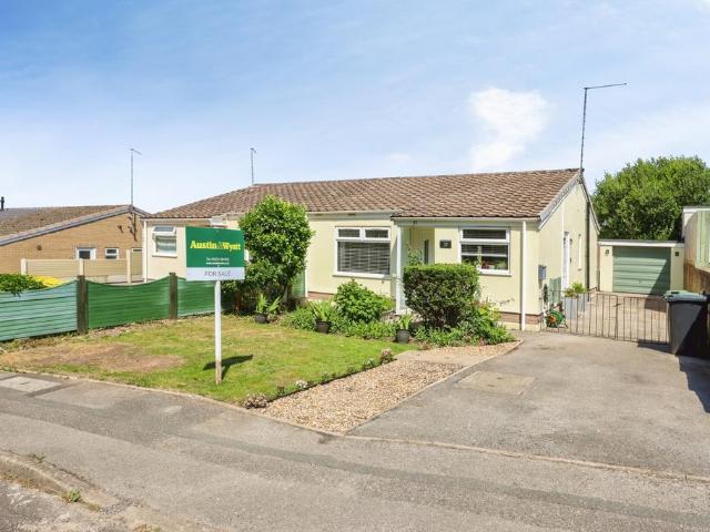 2 bedroom bungalow for sale