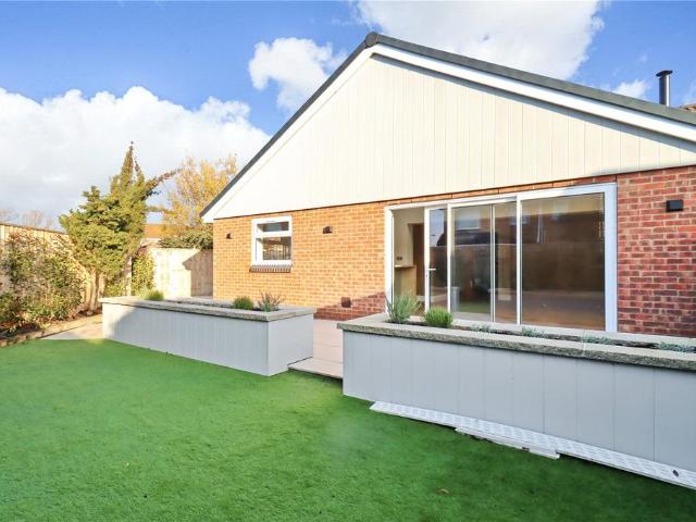 2 bedroom bungalow for sale