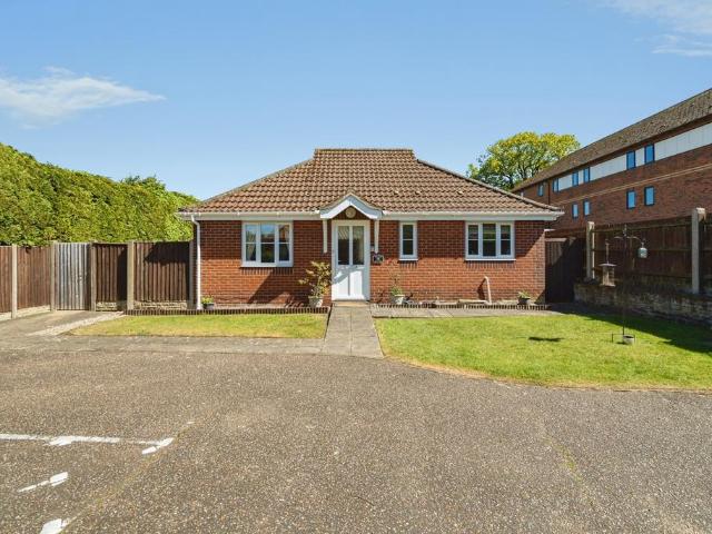 2 bedroom bungalow for sale