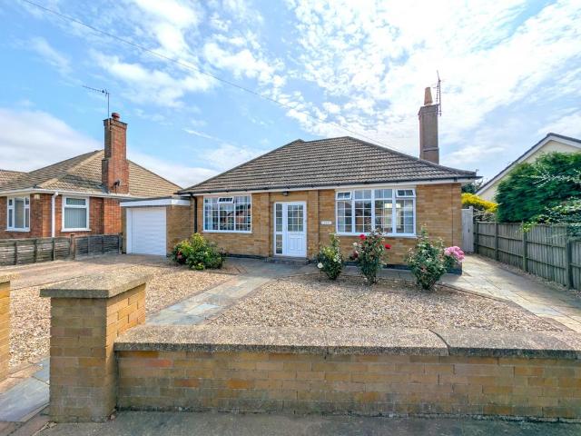 2 bedroom bungalow for sale