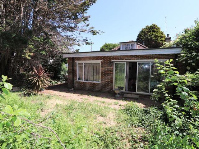 2 bedroom bungalow for sale