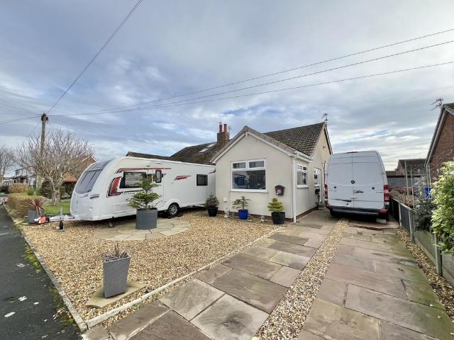 2 bedroom bungalow for sale