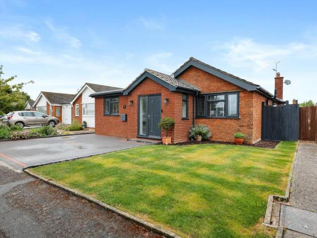 2 bedroom bungalow for sale