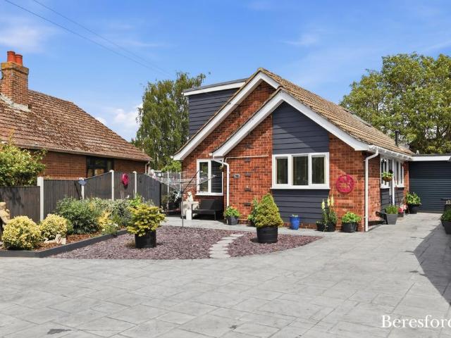 2 bedroom bungalow for sale