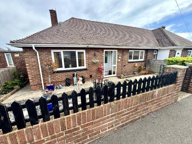 2 bedroom bungalow for sale