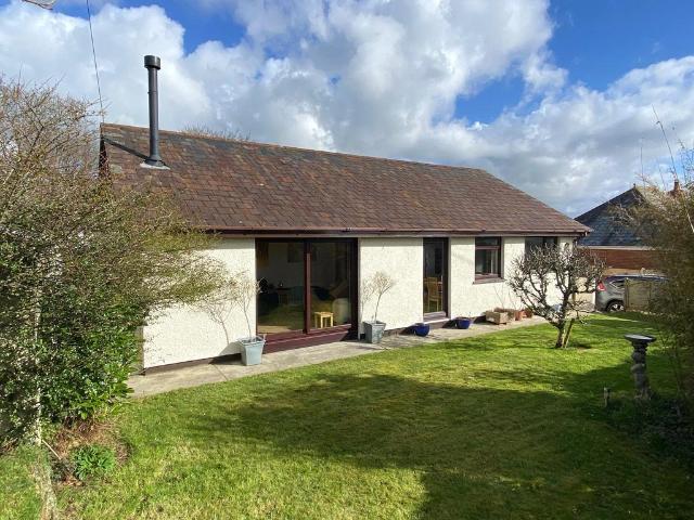 2 bedroom bungalow for sale