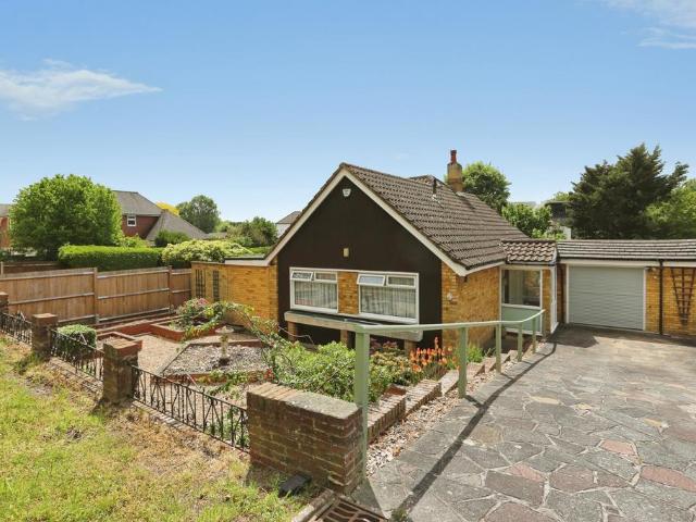 2 bedroom bungalow for sale