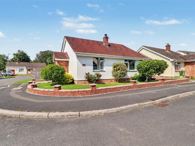 2 bedroom bungalow for sale