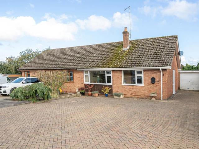 2 bedroom bungalow for sale