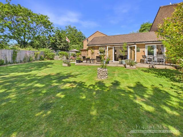 2 bedroom bungalow for sale