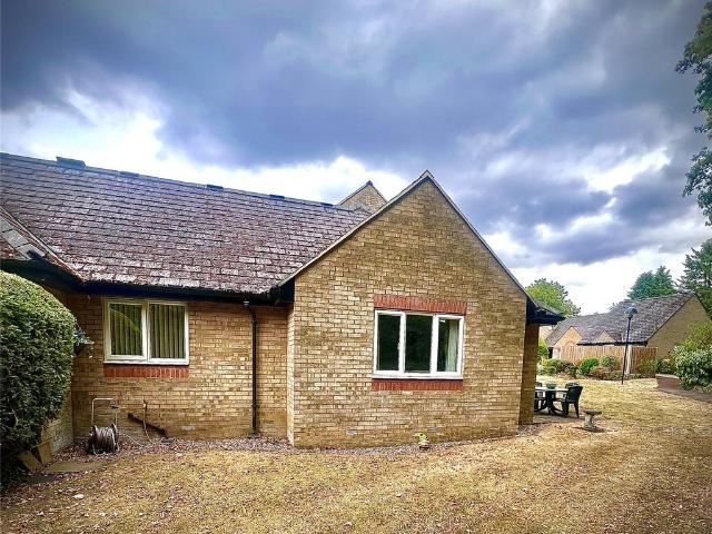2 bedroom bungalow for sale
