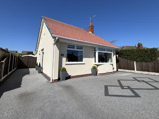 2 bedroom bungalow for sale