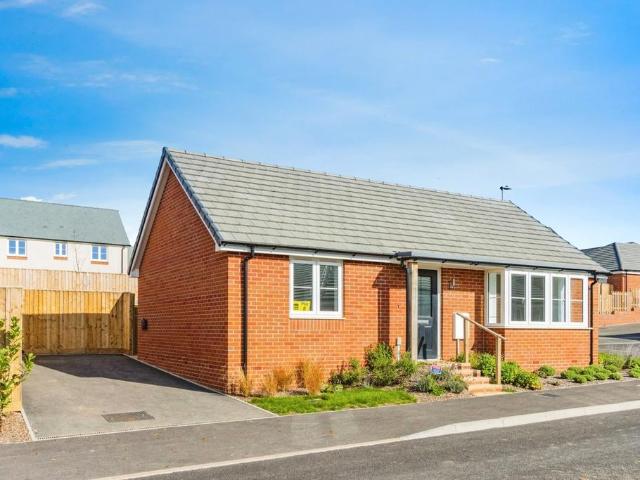 2 bedroom bungalow for sale
