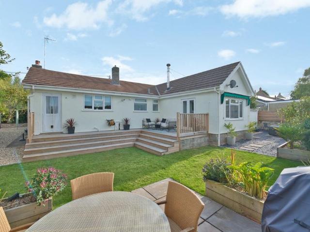 2 bedroom bungalow for sale