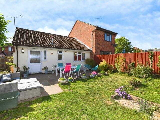 2 bedroom bungalow for sale