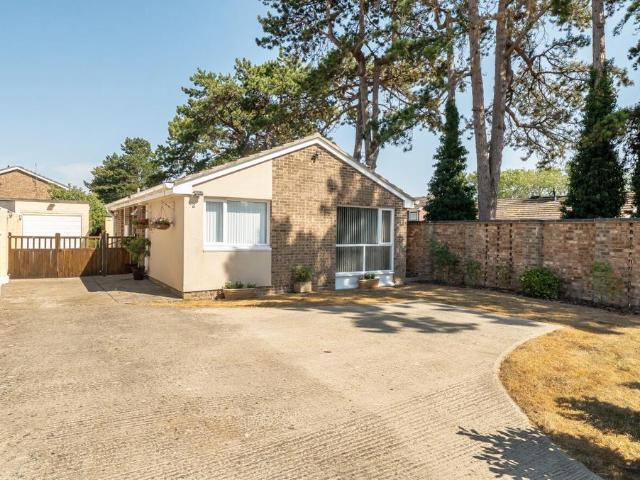 2 bedroom bungalow for sale