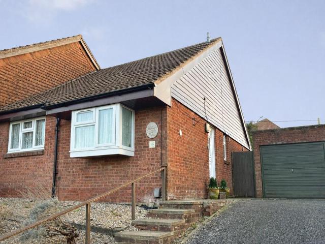 2 bedroom bungalow for sale