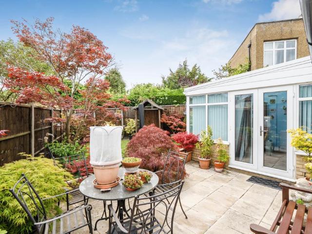2 bedroom bungalow for sale