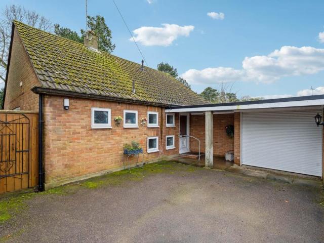 2 bedroom bungalow for sale