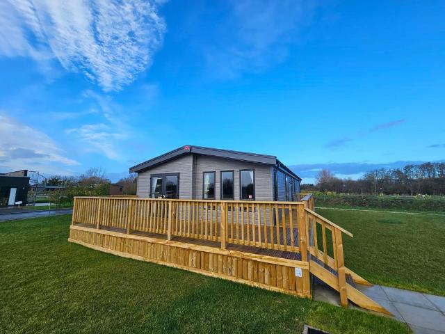 2 bedroom bungalow for sale