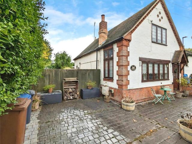 2 bedroom bungalow for sale