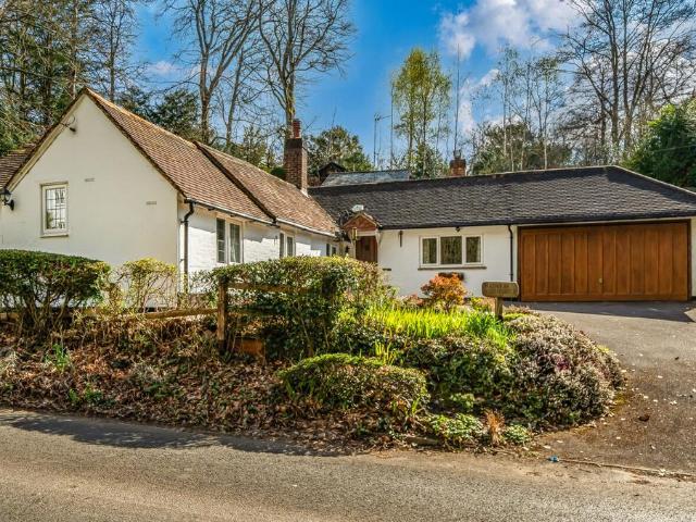2 bedroom bungalow for sale