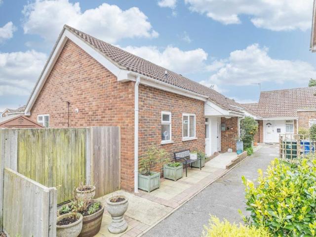 2 bedroom bungalow for sale