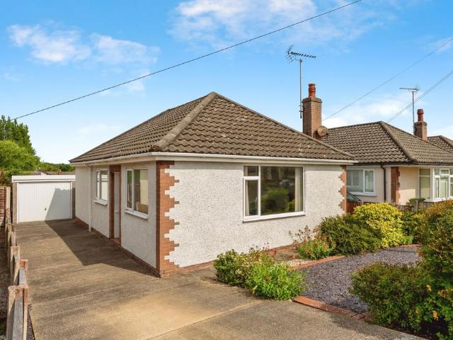 2 bedroom bungalow for sale