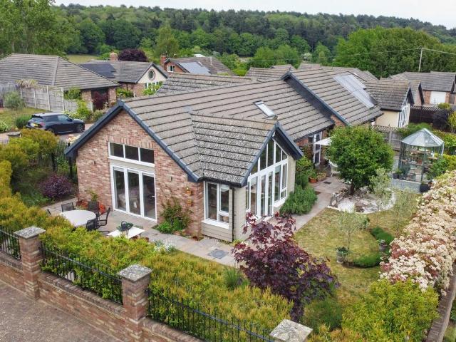 2 bedroom bungalow for sale