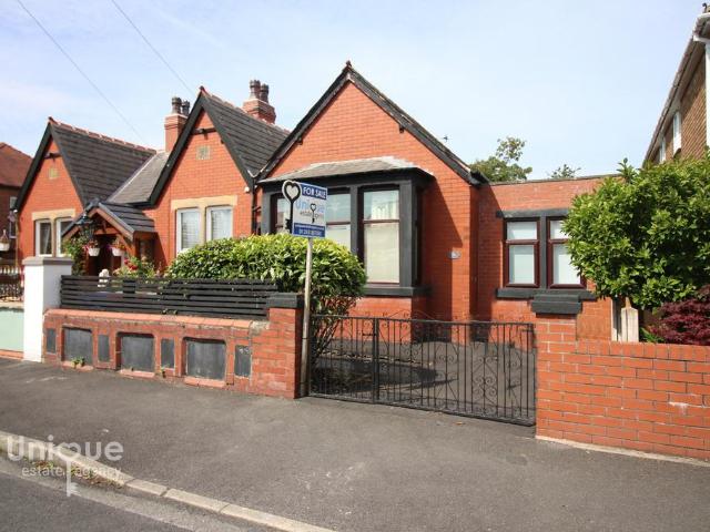 2 bedroom bungalow for sale