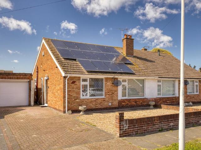 2 bedroom bungalow for sale
