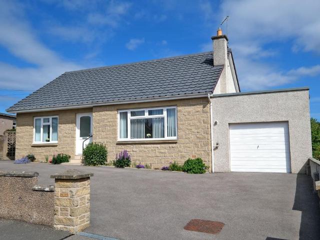 2 bedroom bungalow for sale