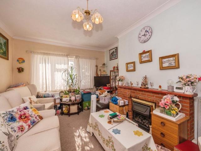 2 bedroom bungalow for sale