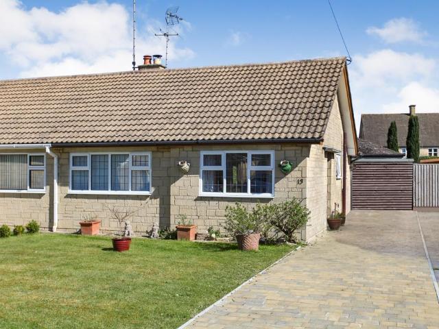 2 bedroom semi detached bungalow for sale