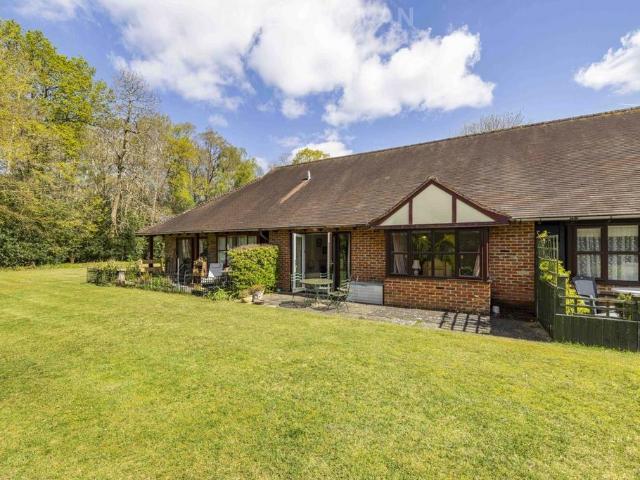 2 bedroom bungalow for sale