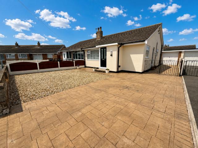 2 bedroom bungalow for sale