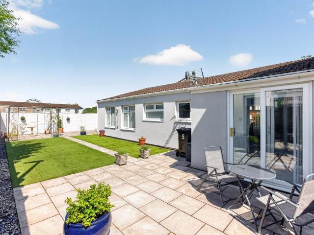 2 bedroom bungalow for sale