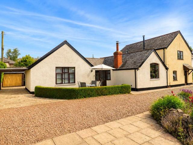 2 bedroom bungalow for sale