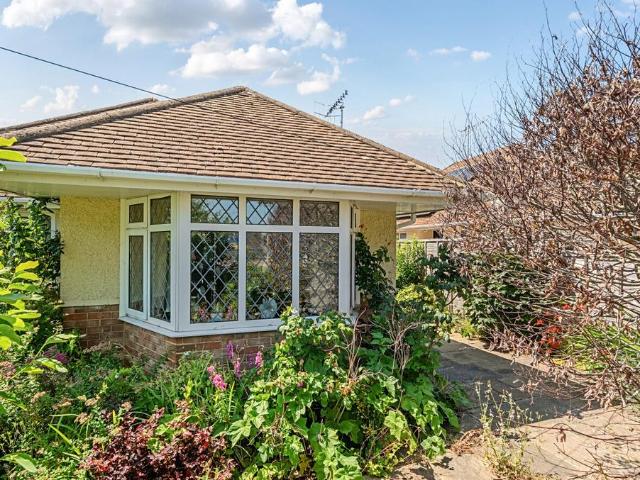 2 bedroom bungalow for sale