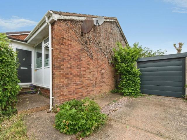 2 bedroom bungalow for sale