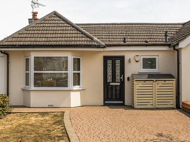 2 bedroom bungalow for sale