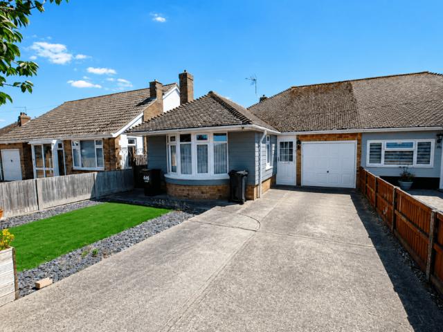 2 bedroom bungalow for sale