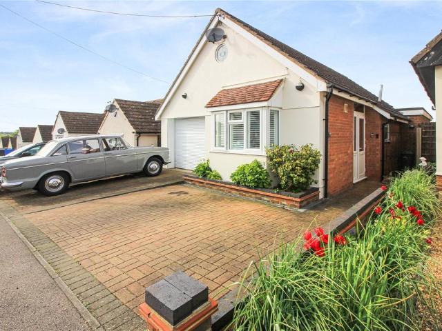 2 bedroom bungalow for sale