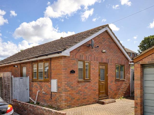 2 bedroom bungalow for sale