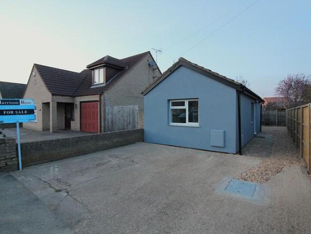 2 bedroom bungalow for sale