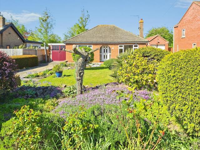 2 bedroom bungalow for sale