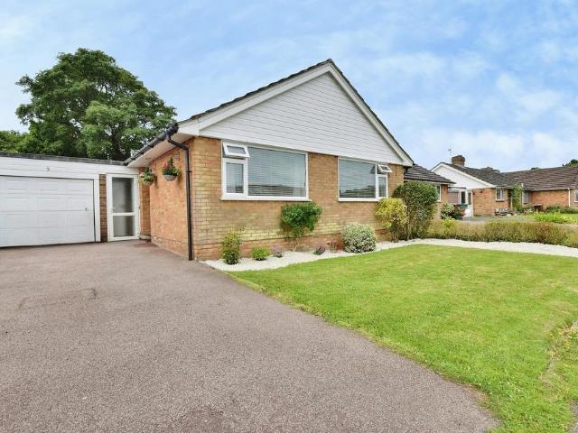 2 bedroom bungalow for sale
